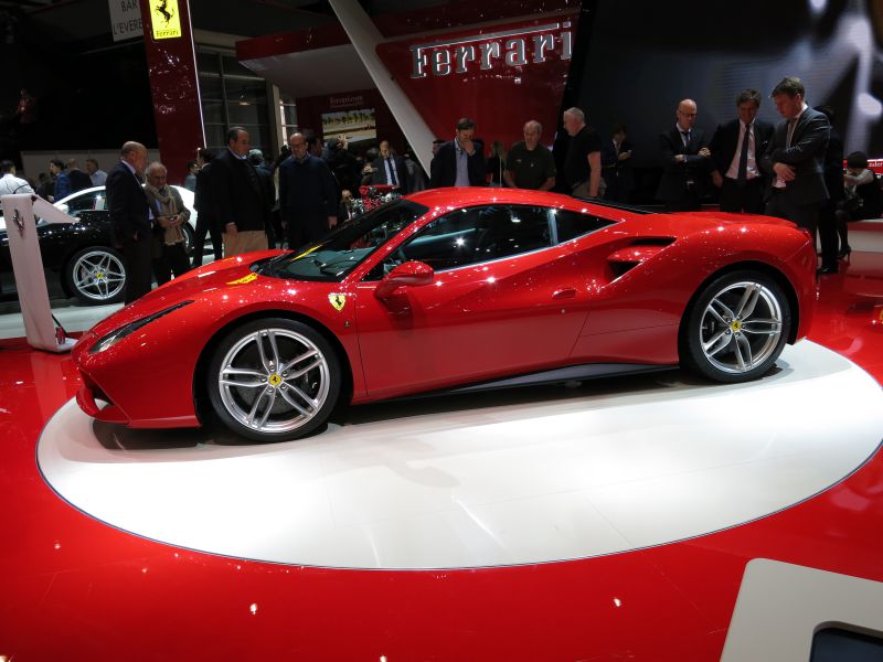 Ferrari 488 GTB 3.9 V8 (670 Hp) DCT